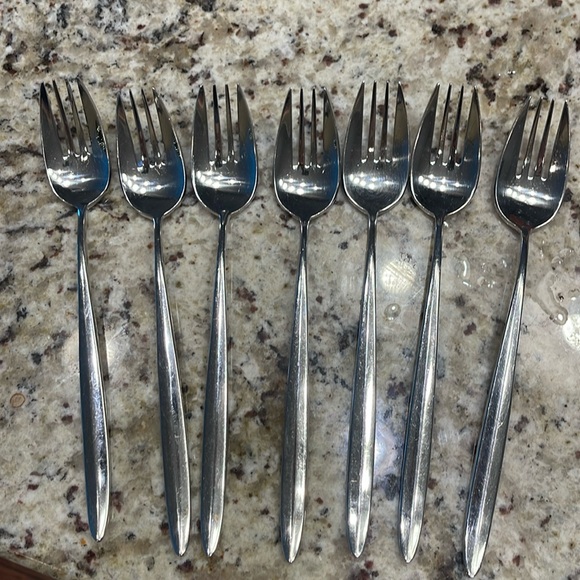 Oneida | Dining | Oneida Essence Vintage Flatware 6 Dinner Fork Set Mid ...